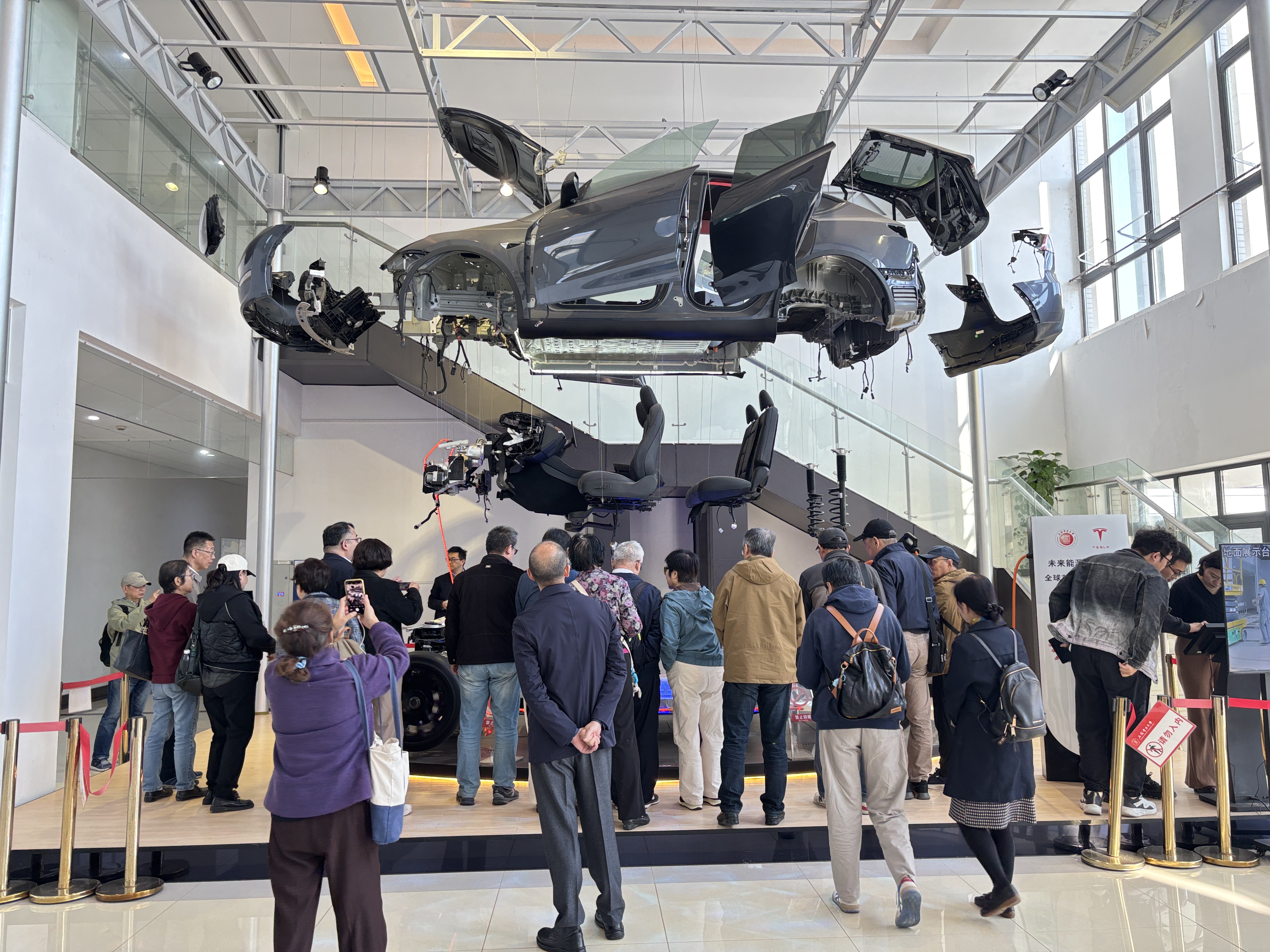 华东理工大学专家莅临我校 共谱能源电力协同发展新篇章